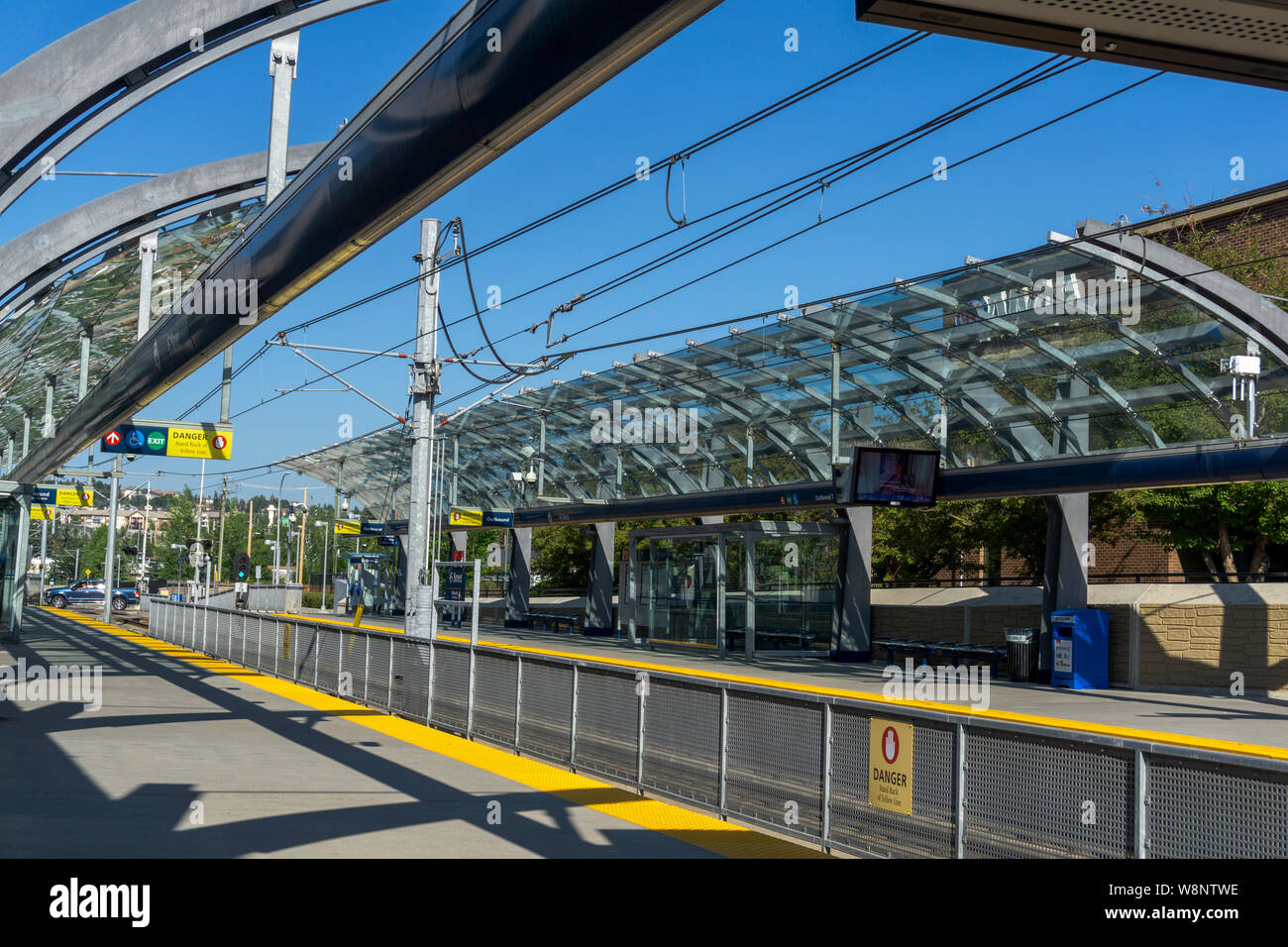 Calgary lrt hi-res stock photography and images - Alamy