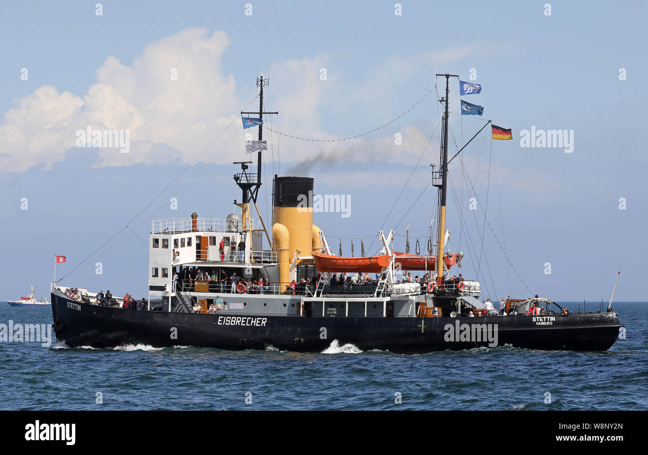 Rostock, Germany. 10th Aug, 2019. The steam ice breaker "Stettin" goes ...