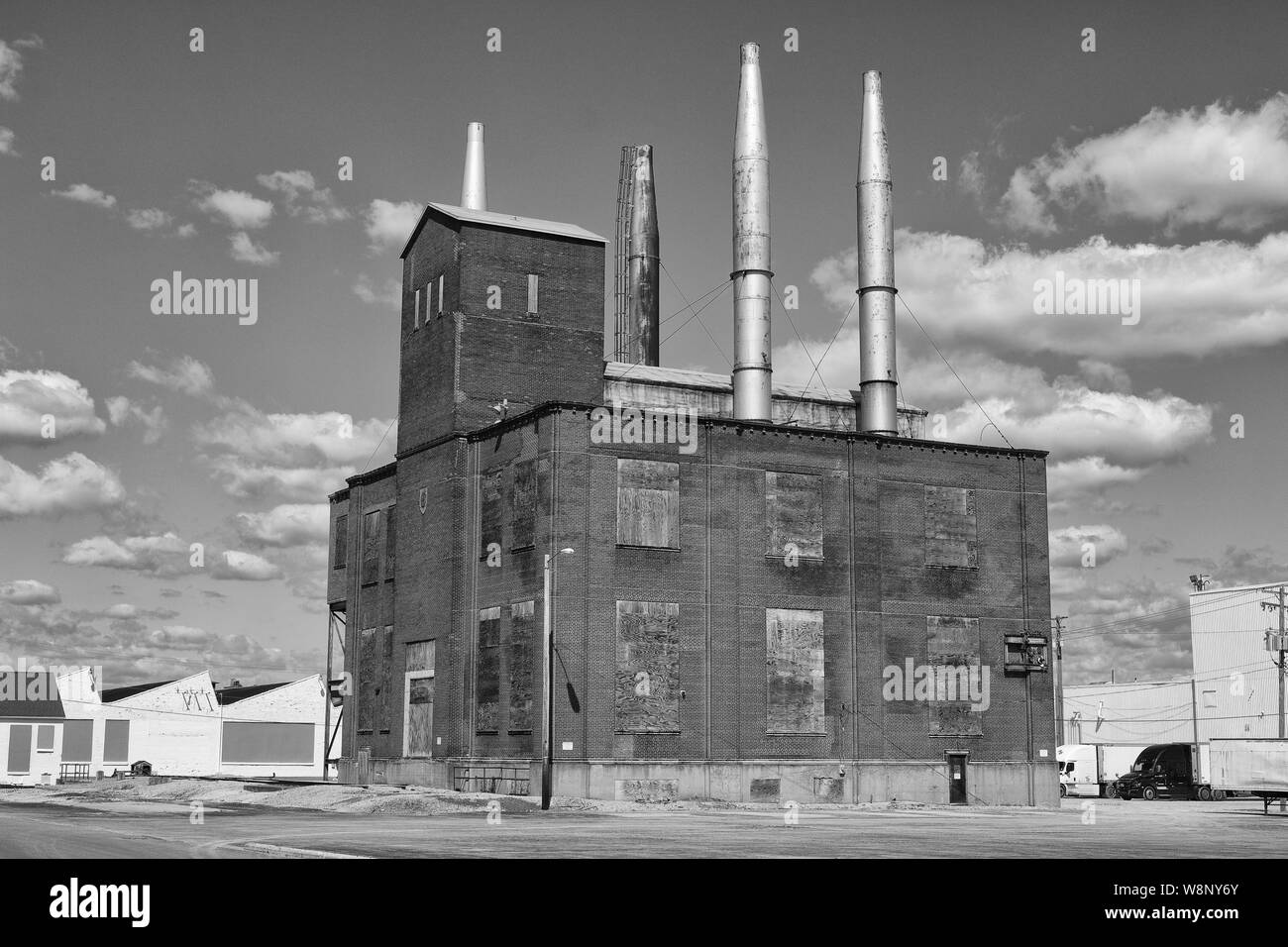 Abandoned former factory power plant - Worn, Broken and Forgotten I ...