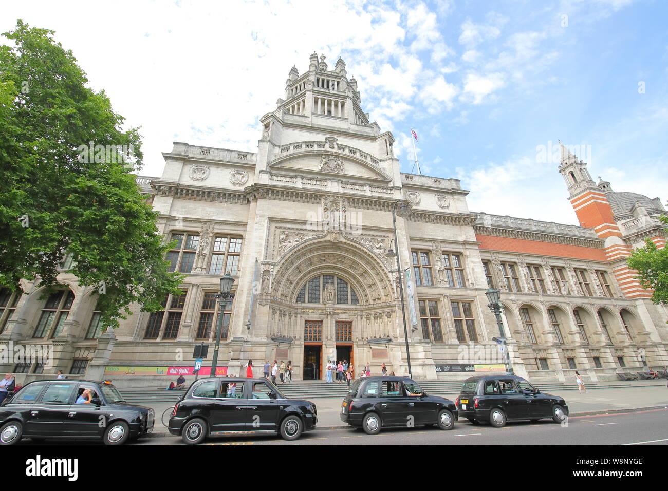 Victoria albert museum black hi-res stock photography and images - Alamy