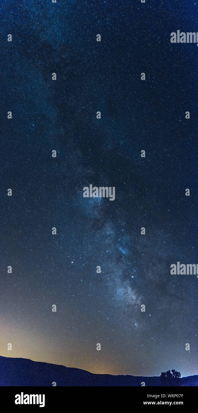 Vertical milky way galaxy astrophotography hi-res stock photography and ...