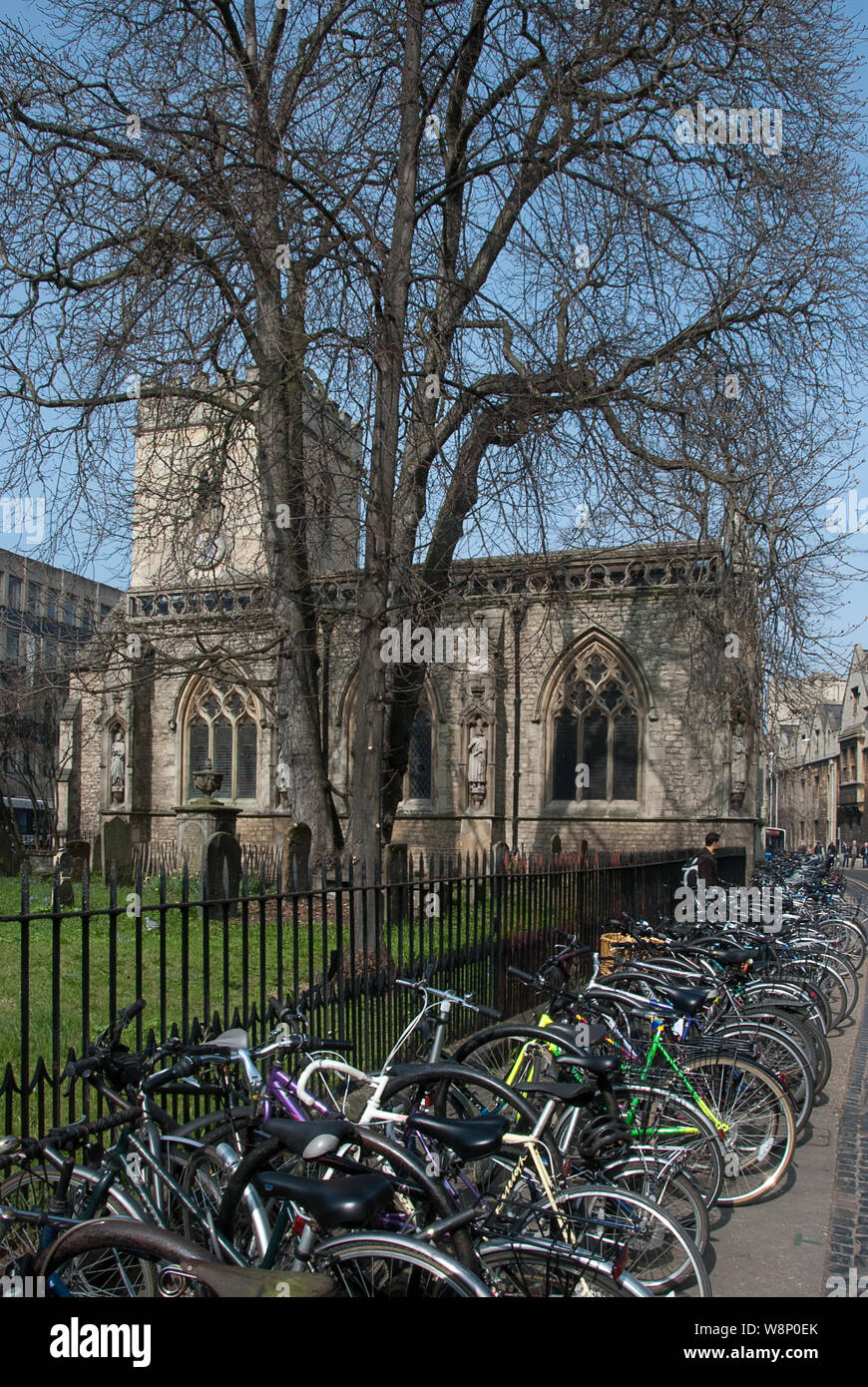 Line of bicycles hi-res stock photography and images - Alamy