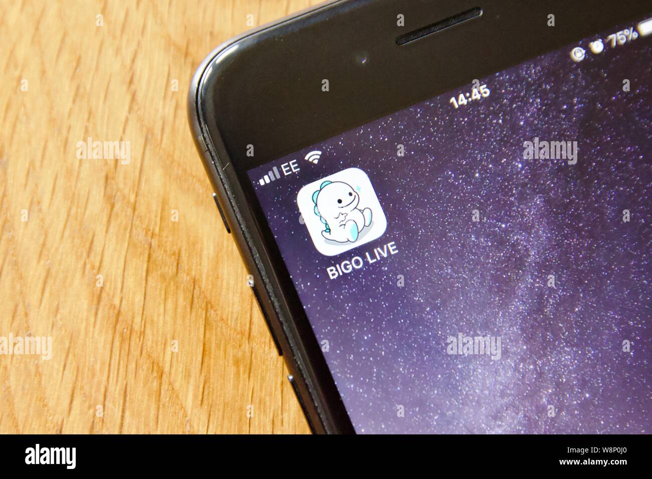 App bigo live hi-res stock photography and images - Alamy