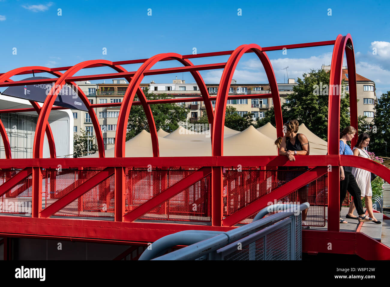 High tech architecture hi-res stock photography and images - Alamy