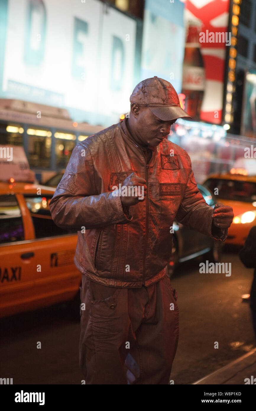 Street Performer in Times Square, New York Stock Photo - Alamy