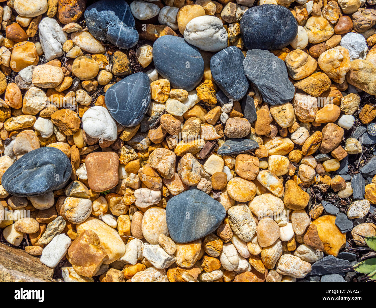Black small rocks hi-res stock photography and images - Alamy