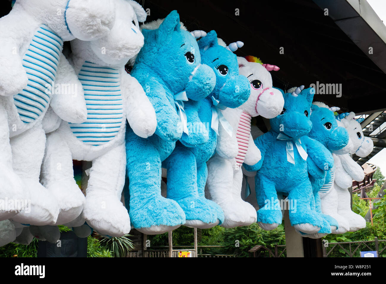 Lots of soft toys hi-res stock photography and images - Alamy