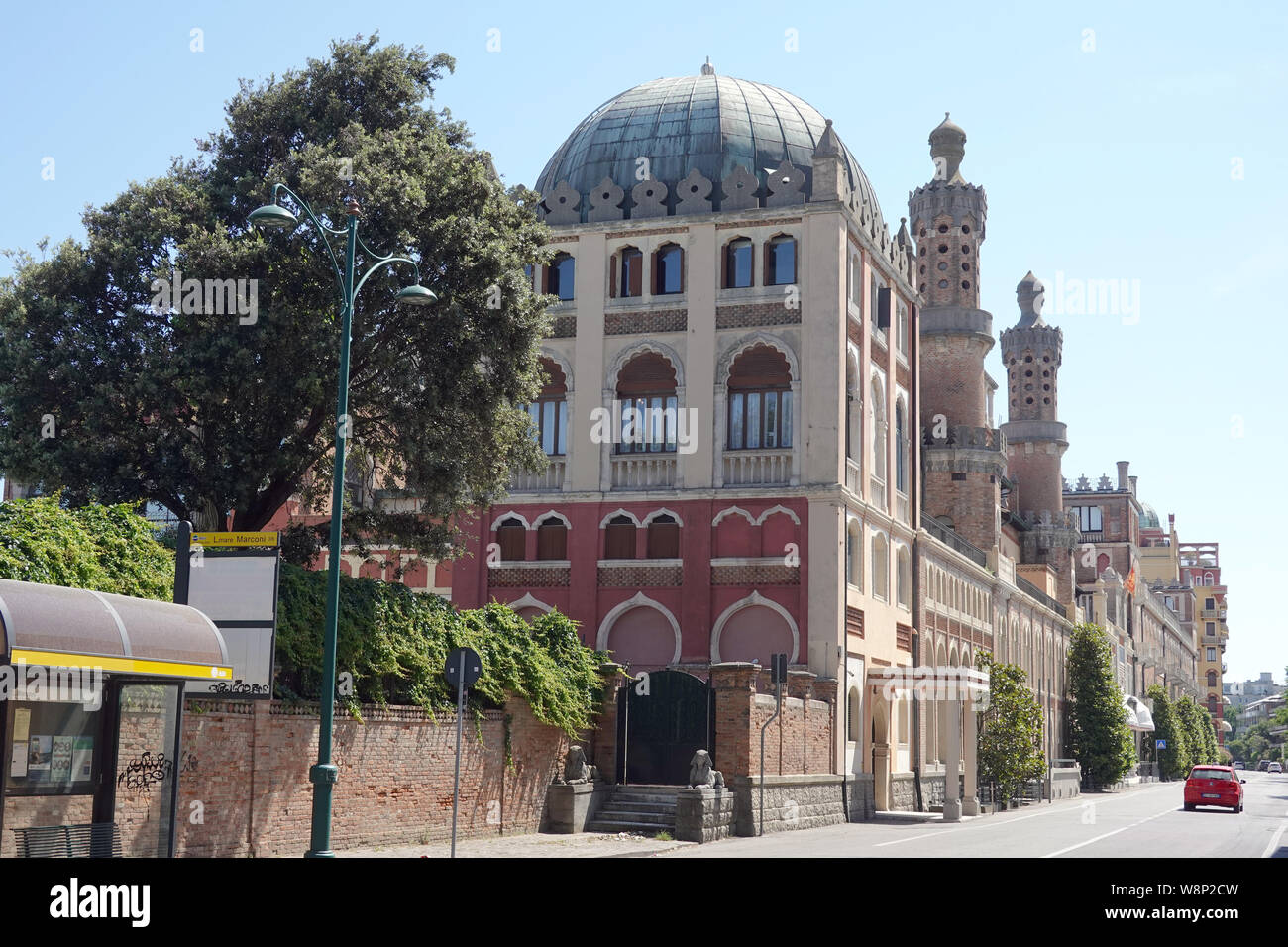 18 June 2019, Italy, Venedig: The land side of the Grand Hotel ...