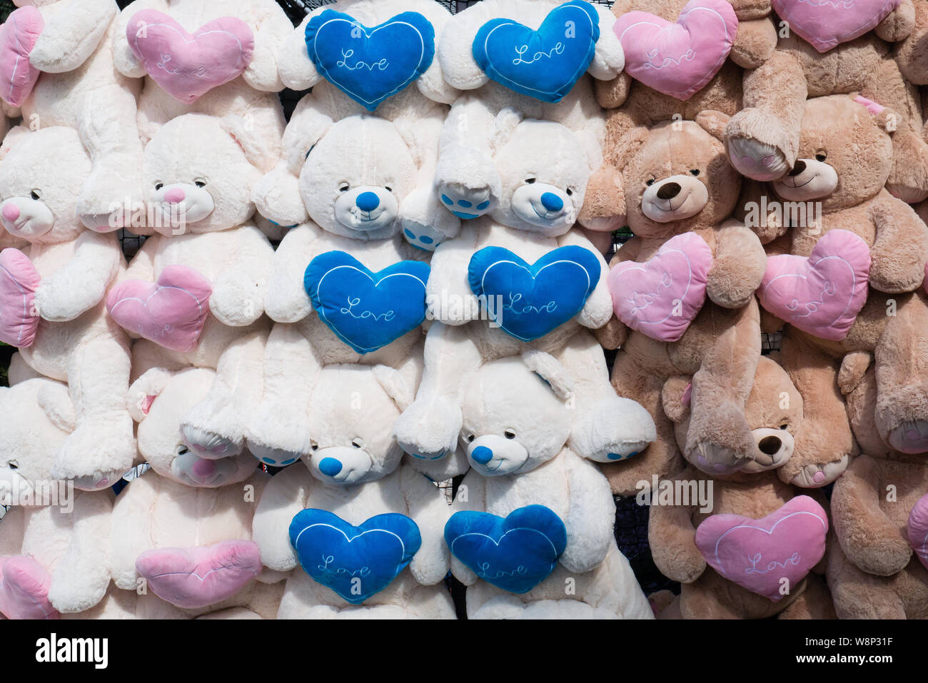 Cuddles toys hi-res stock photography and images - Alamy