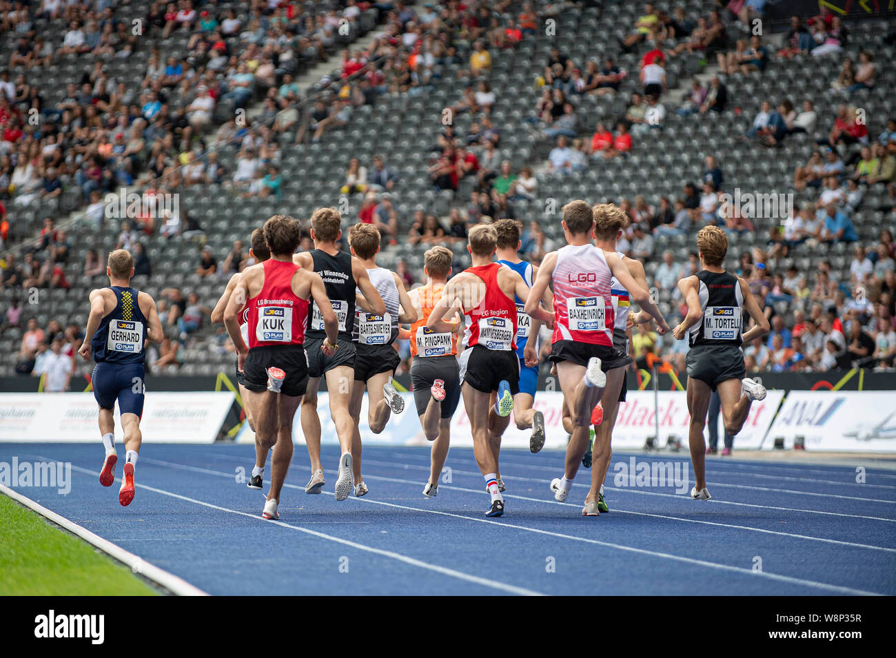 Feature, Start, Pulk, Laeufer, Race, from behind, Action, Final 1500m ...