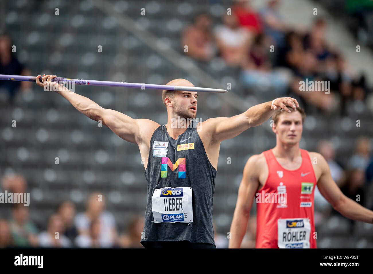 Julian WEBER (USC Mainz / 2nd place) action, behind Thomas ROEHLER ...