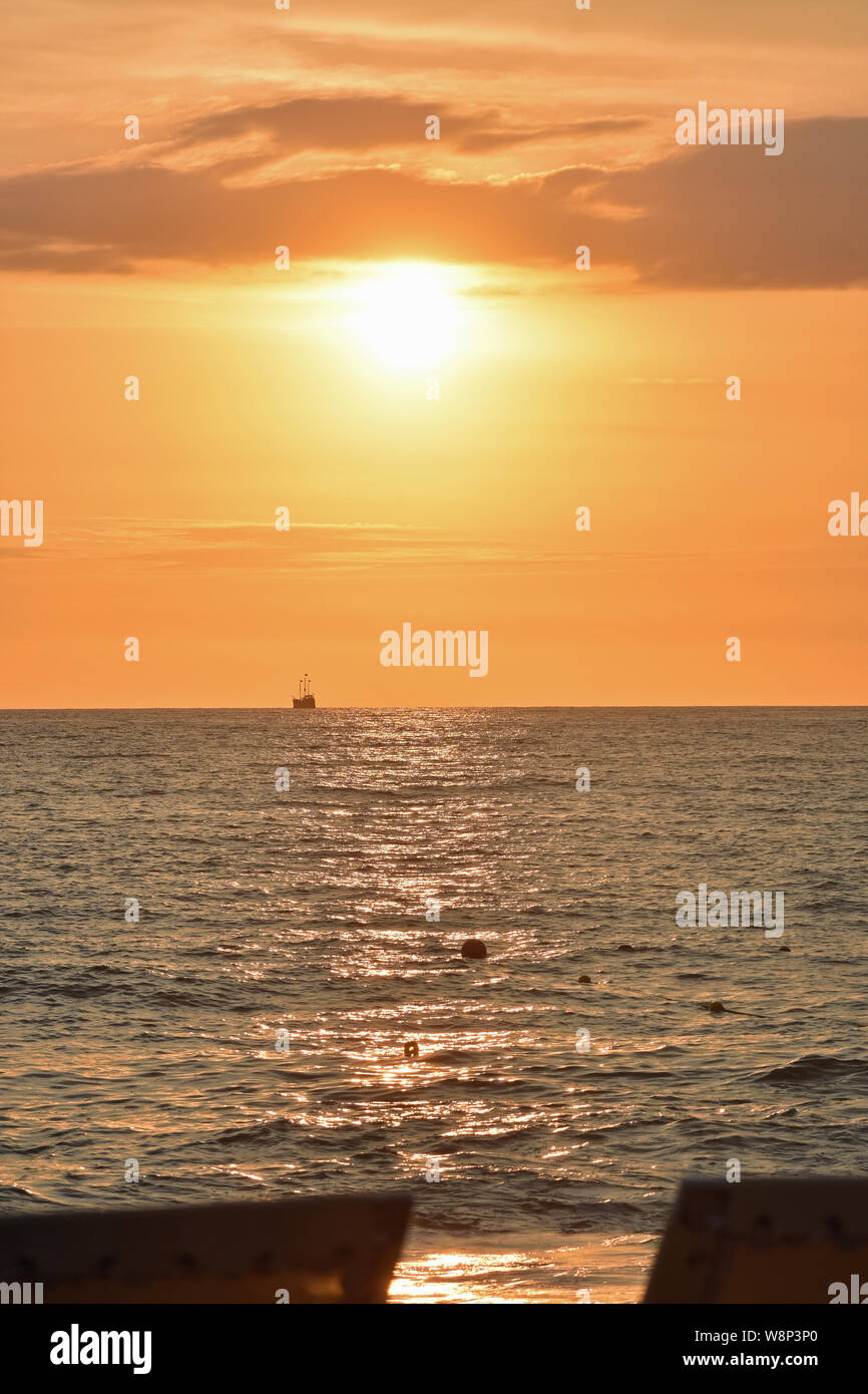 Mexico gold ship hi-res stock photography and images - Alamy