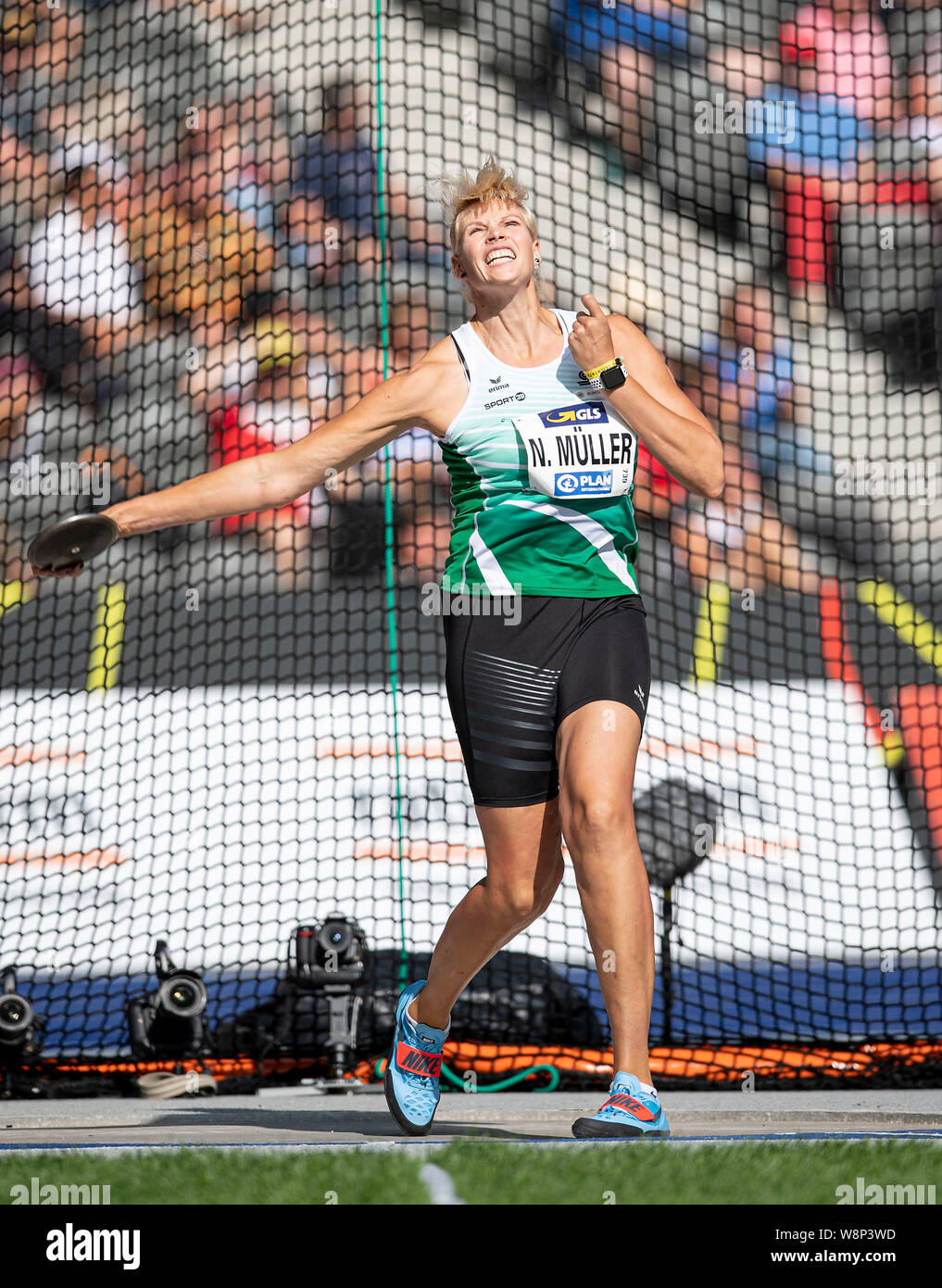 Nadine MUELLER (MuÌller) (SV Halle) Action, women's final discus throw ...