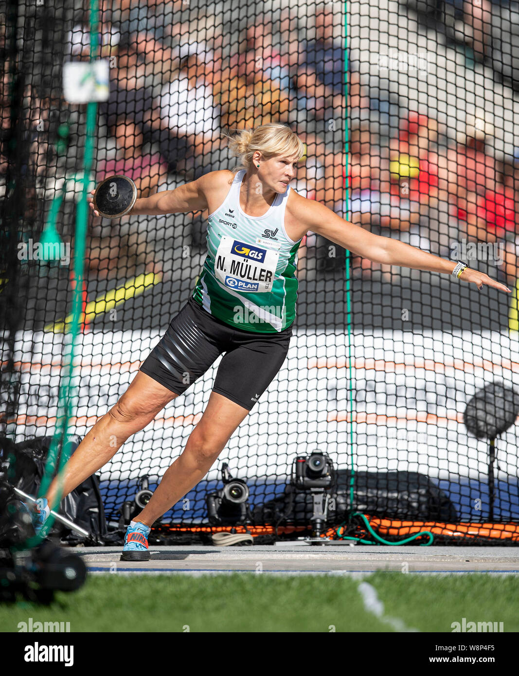 Nadine MUELLER (MuÌller) (SV Halle) Action, women's final discus throw ...