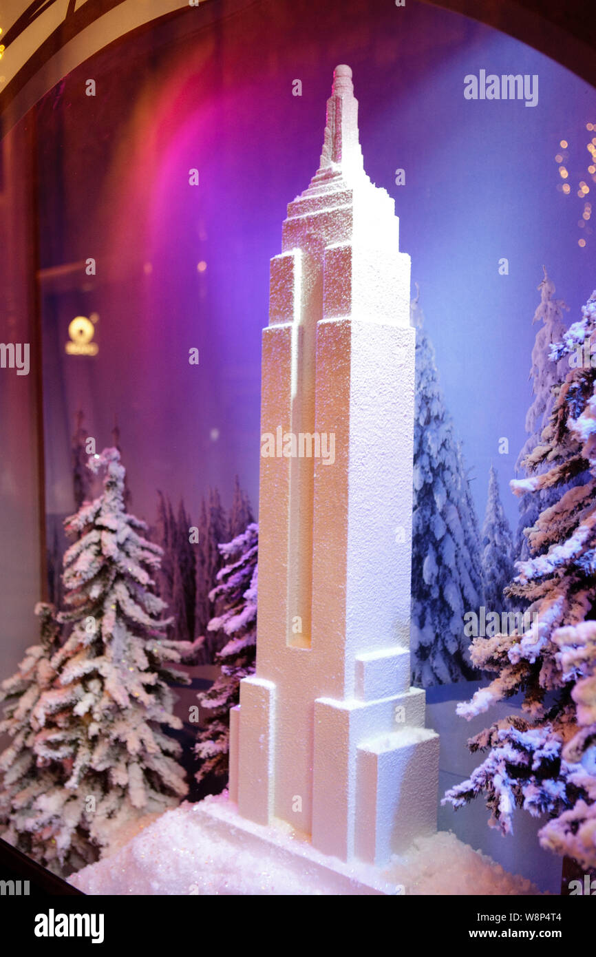 Empire state building snow hi-res stock photography and images - Alamy