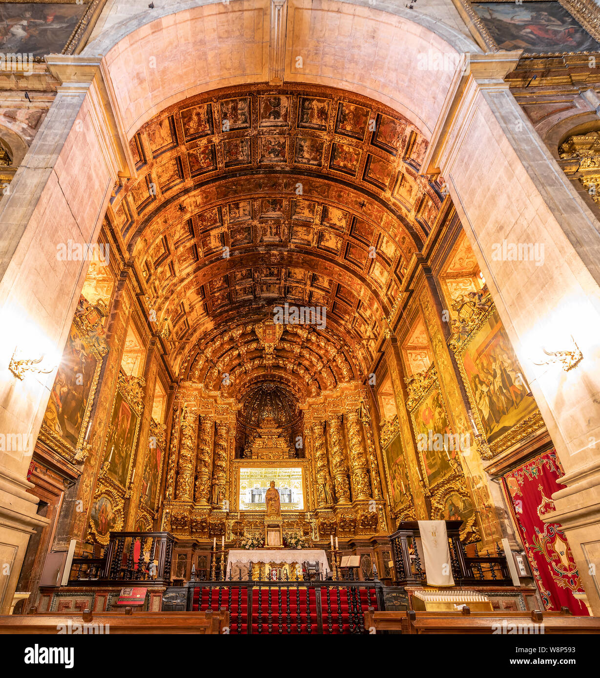 Main Altar of Monastery of Santa Clara a Nova (Saint Clare Monastery ...