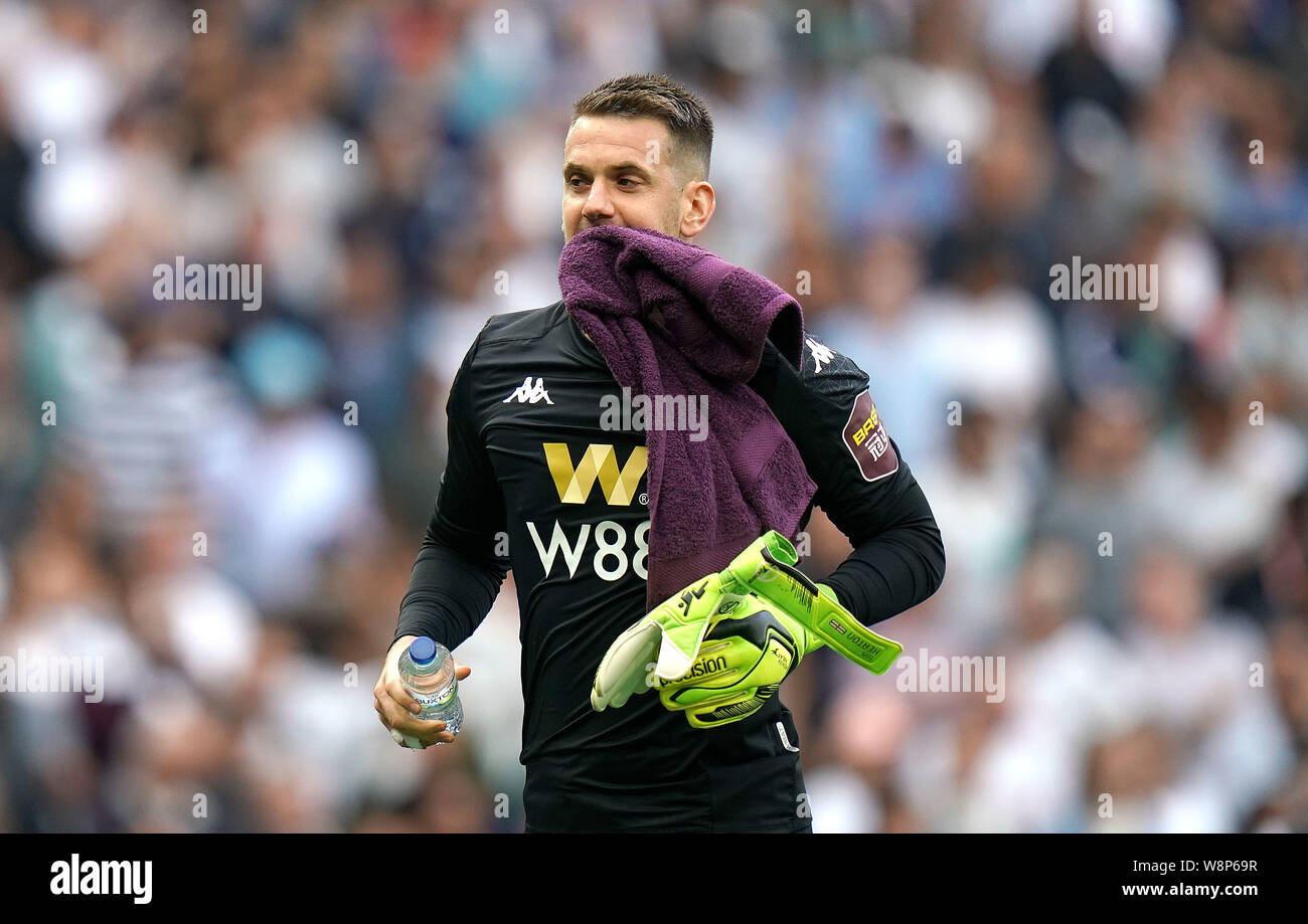 Aston Villa goalkeeper Tom Heaton during the Premier League match at ...