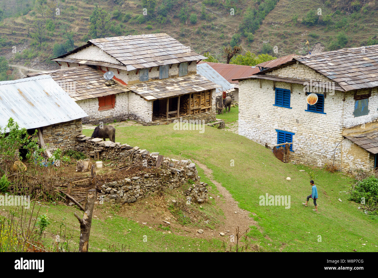 Hilly region of nepal hi-res stock photography and images - Alamy