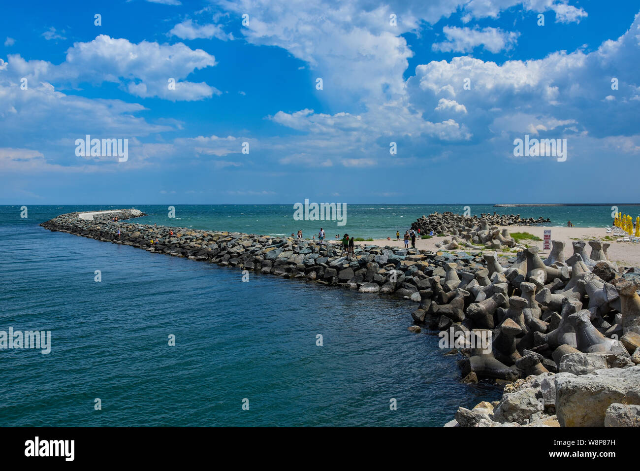 Faleza nord hi-res stock photography and images - Alamy