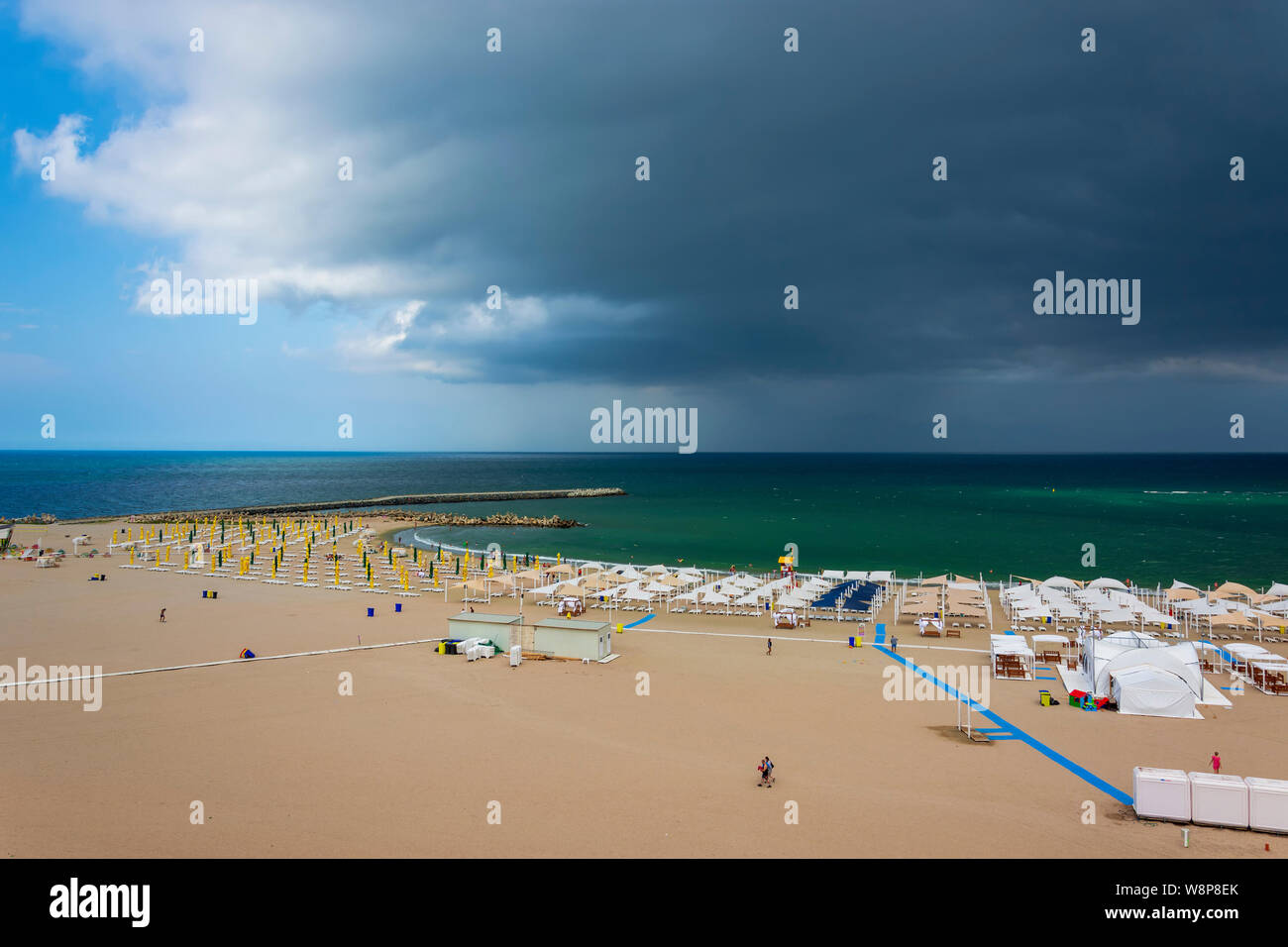 Faleza nord hi-res stock photography and images - Alamy