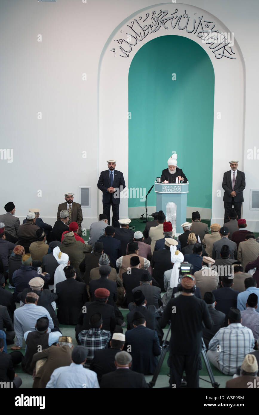 Baitul Futuh Mosque, Morden, London, UK. 2nd October 2015. Morden's ...