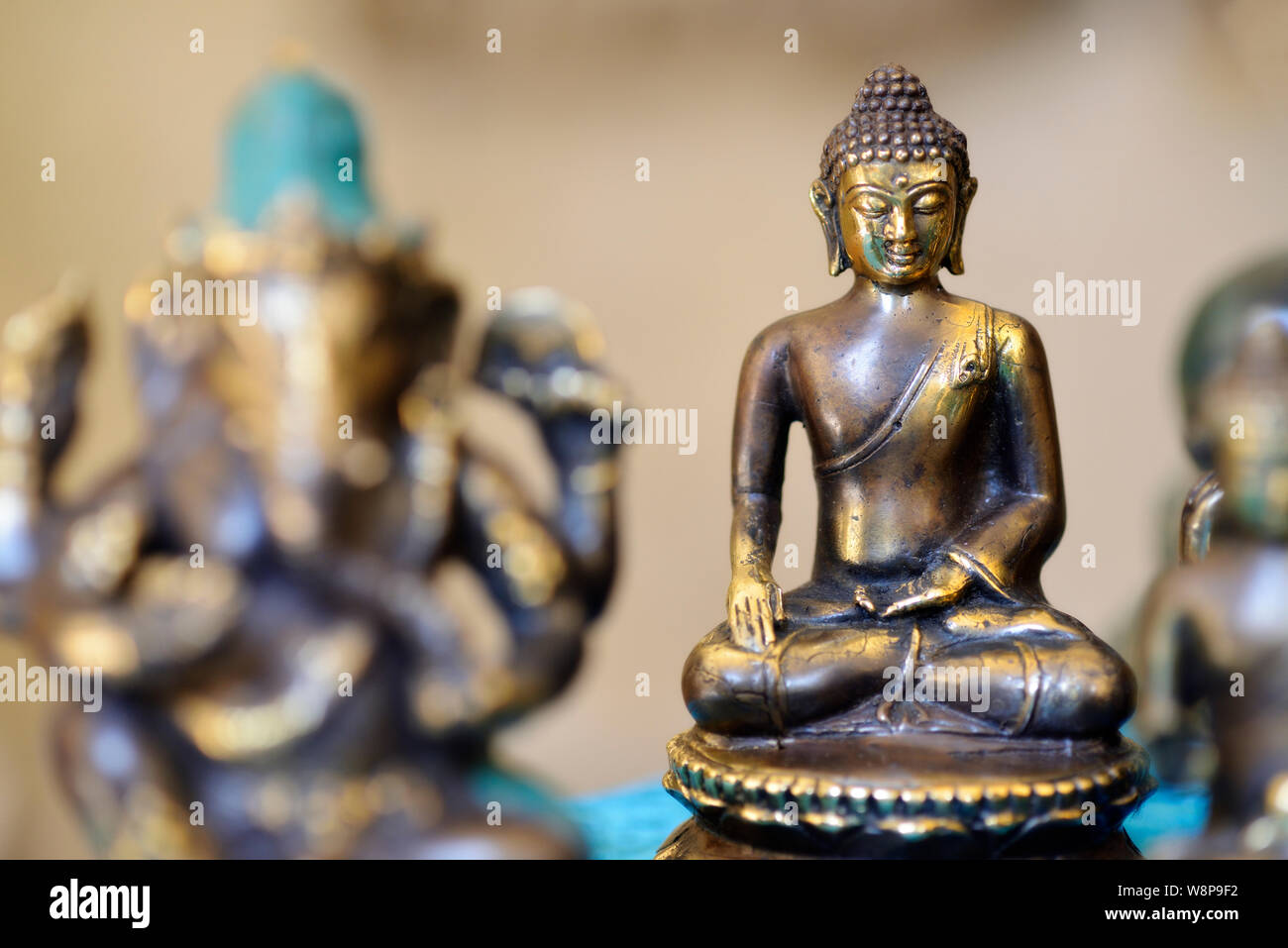 Bronze Statue of Buddha Stock Photo - Alamy