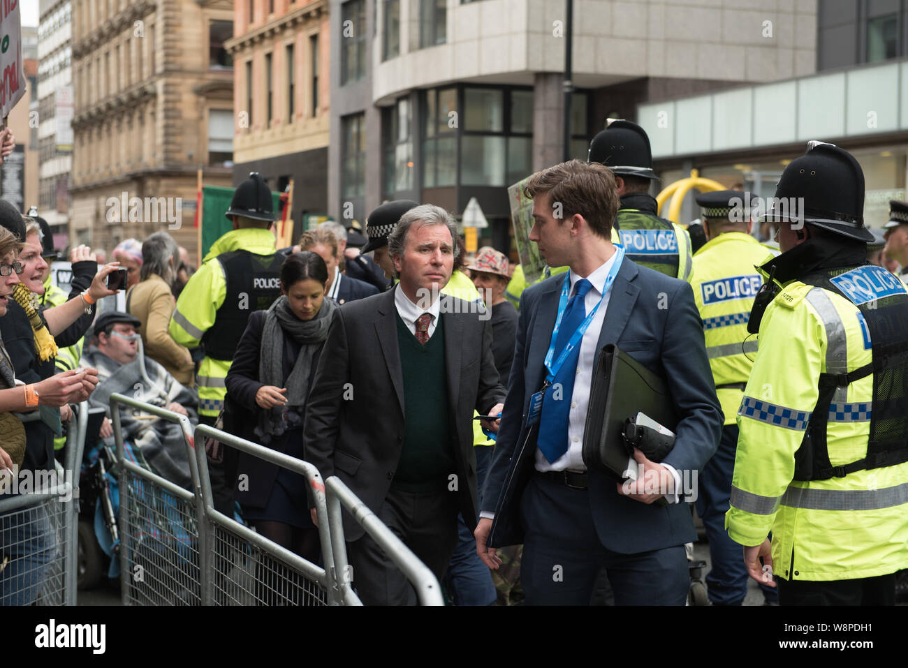 Tory cabinet hi-res stock photography and images - Alamy