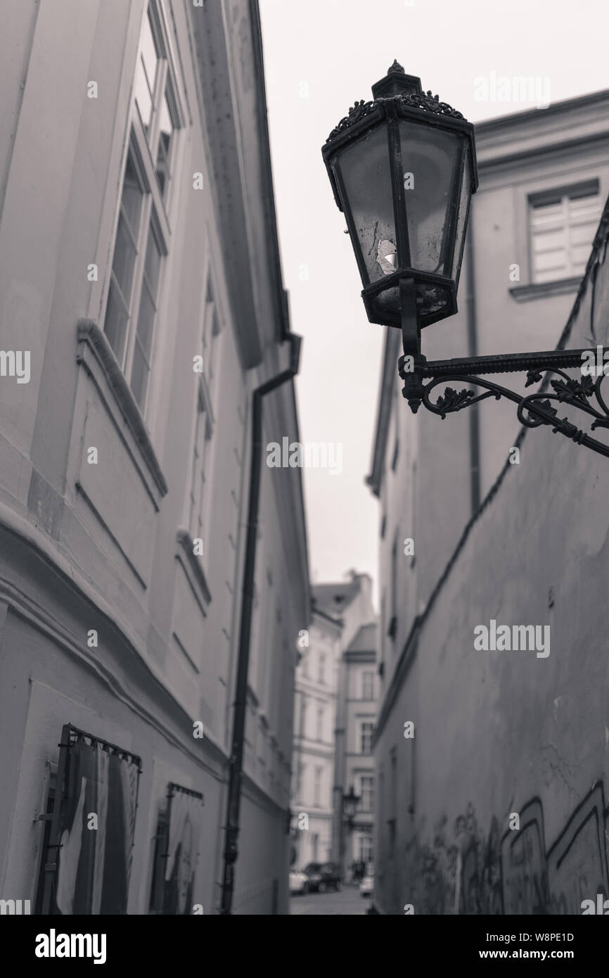 Broken streetlight hi-res stock photography and images - Alamy