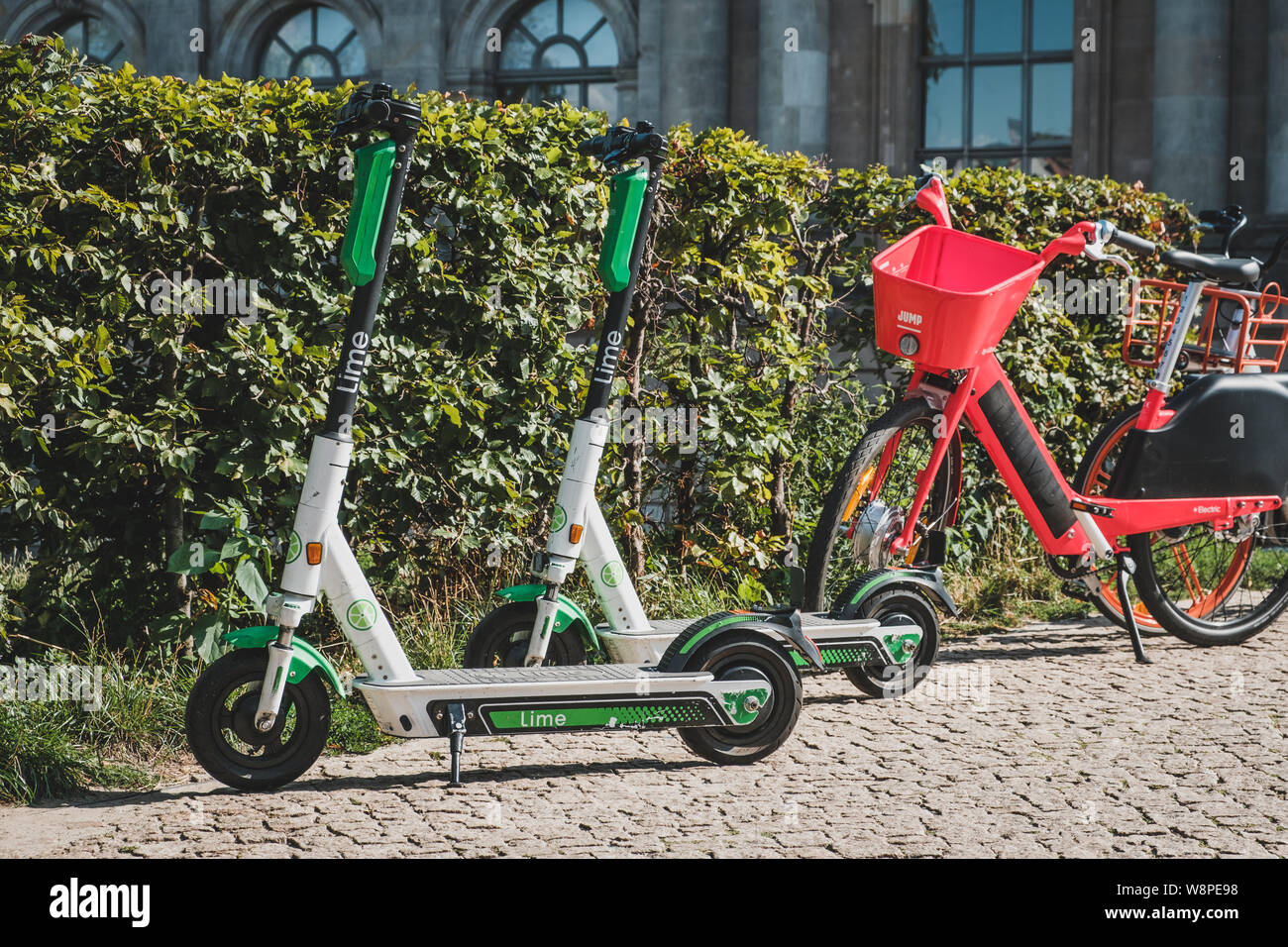E scooter hi-res stock photography and images - Alamy