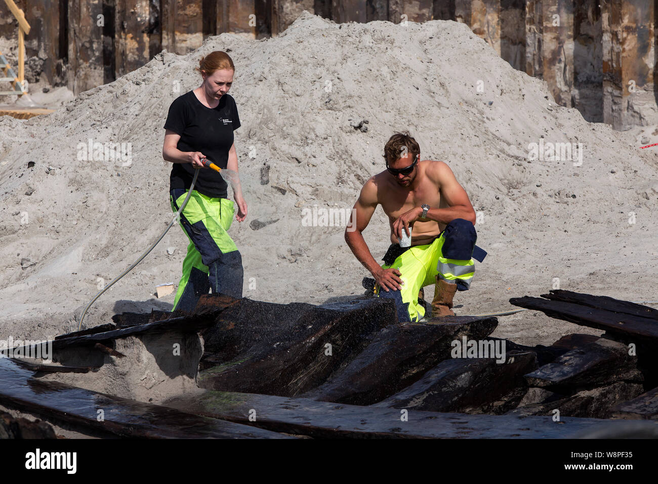 Majken Etheridge and Daniel Dalicsen, archaeologist at the Museum of ...