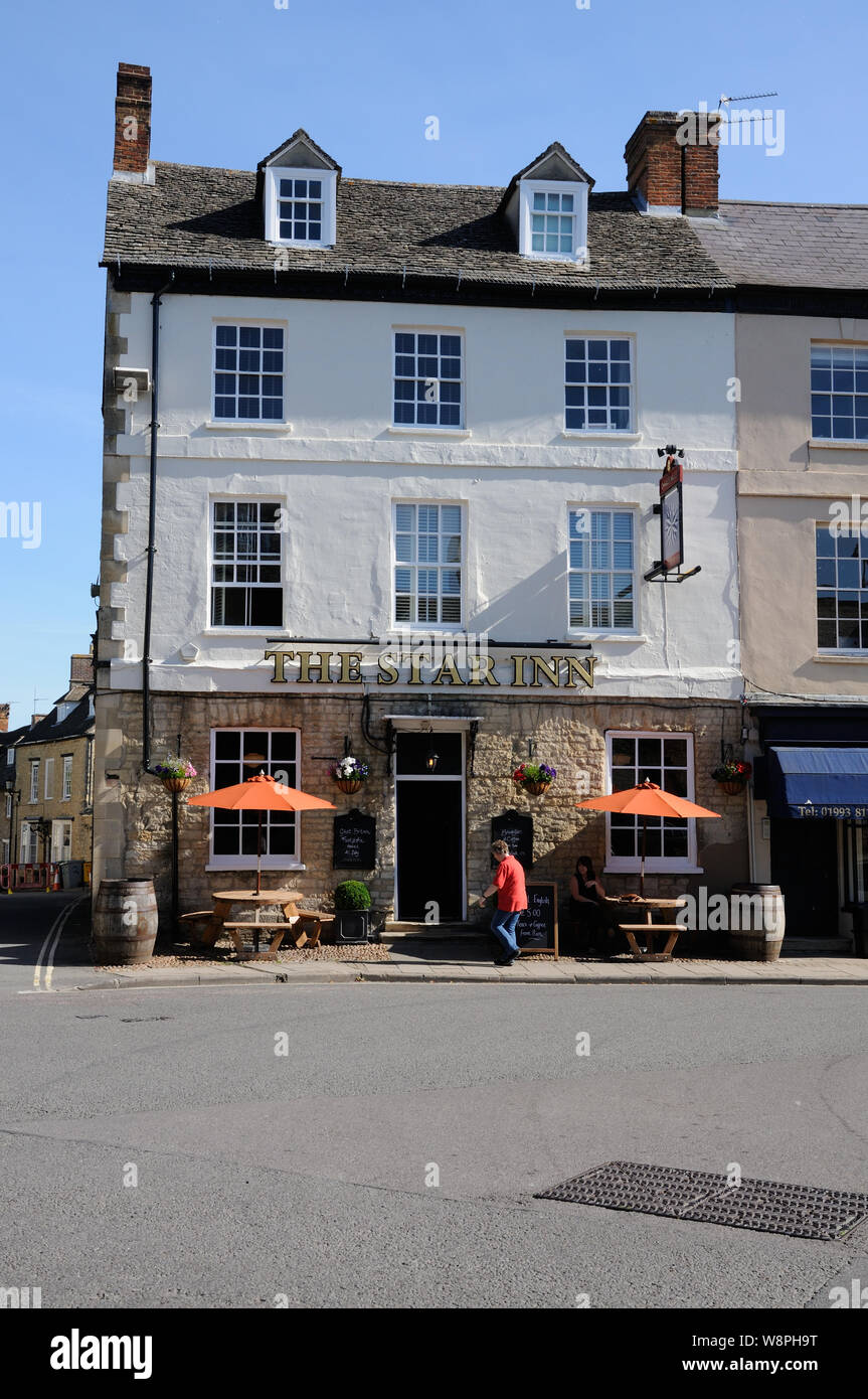 18th century tavern drinking hi-res stock photography and images - Alamy