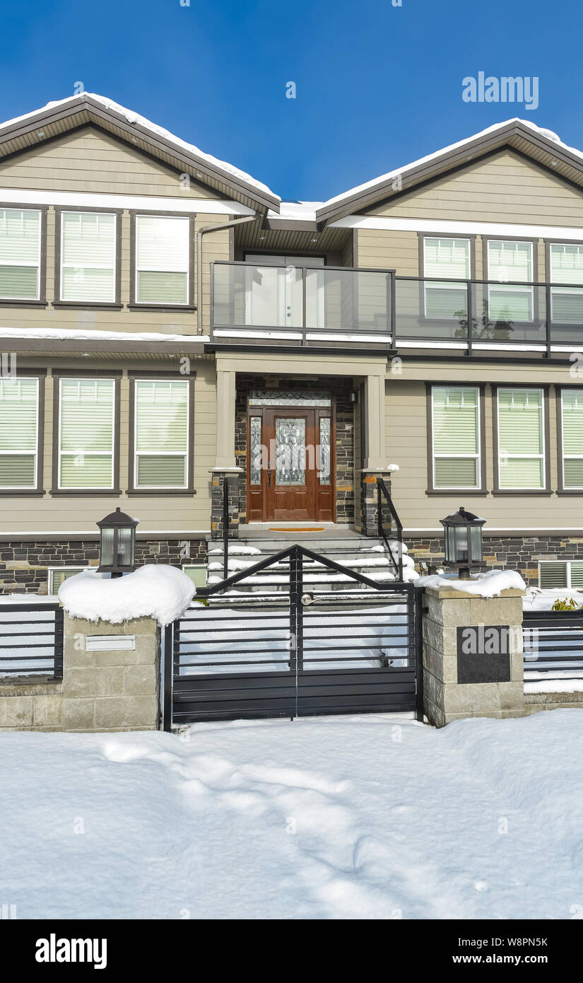 Residential building on snowy day in winter Stock Photo - Alamy