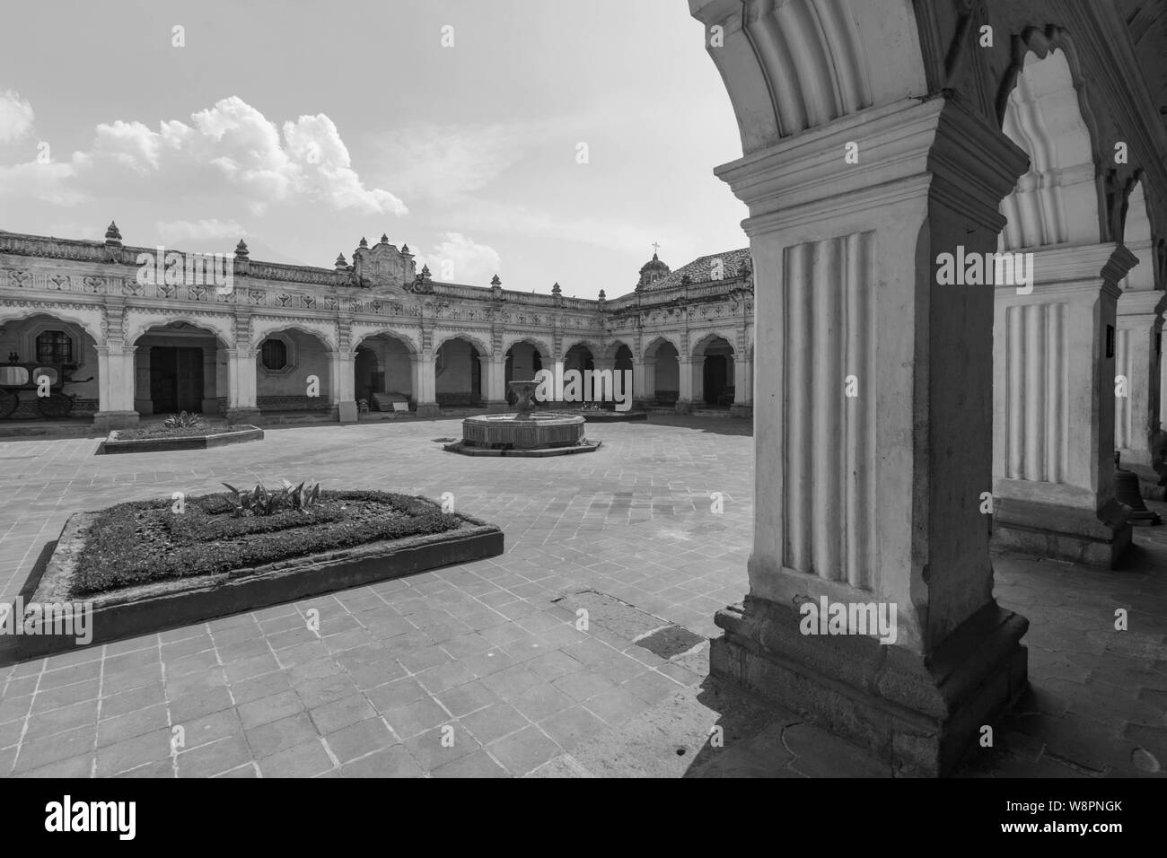 Stone arches, beautiful courtyard and other architectural details ...