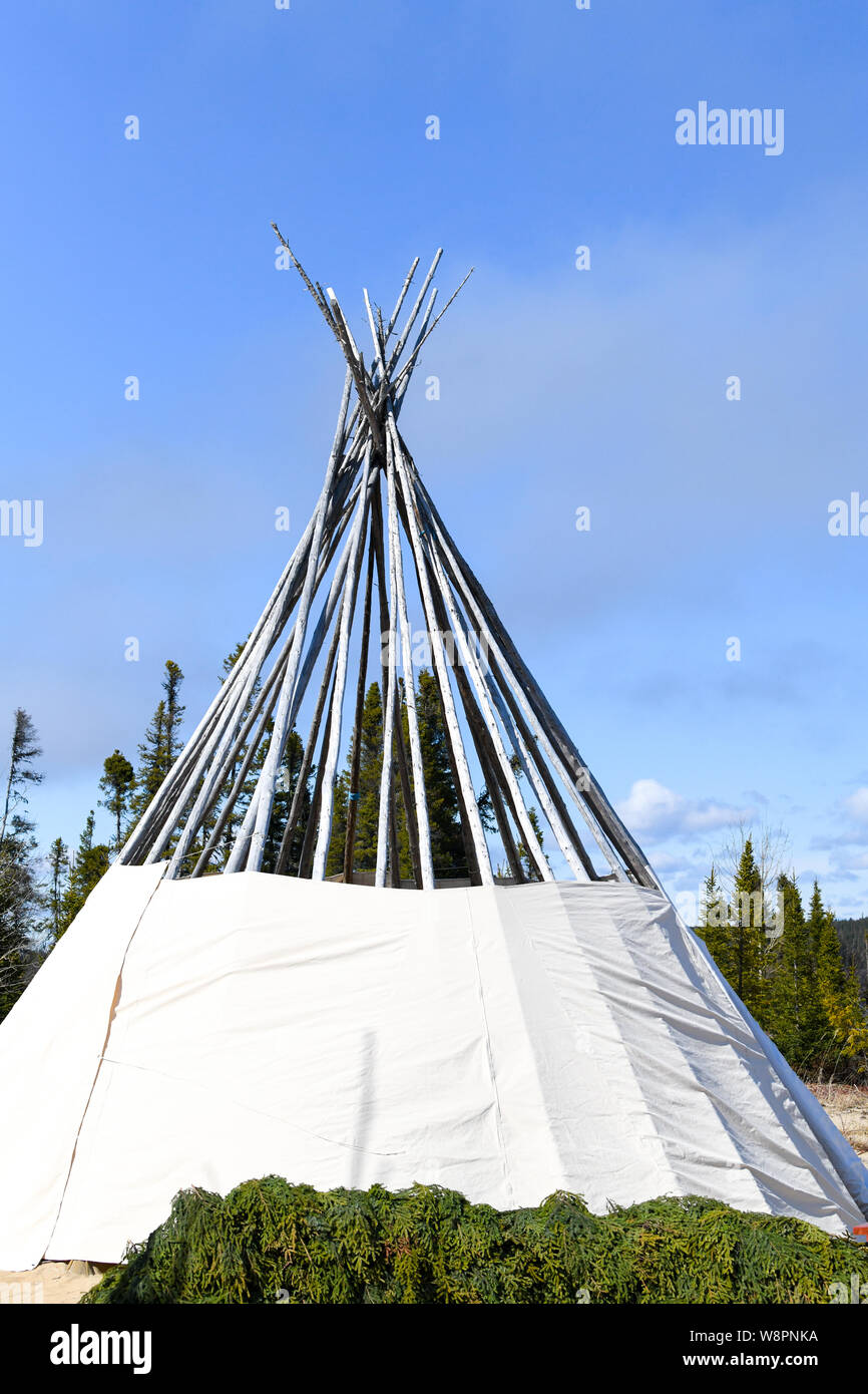 Canada first nations tipi hi-res stock photography and images - Alamy