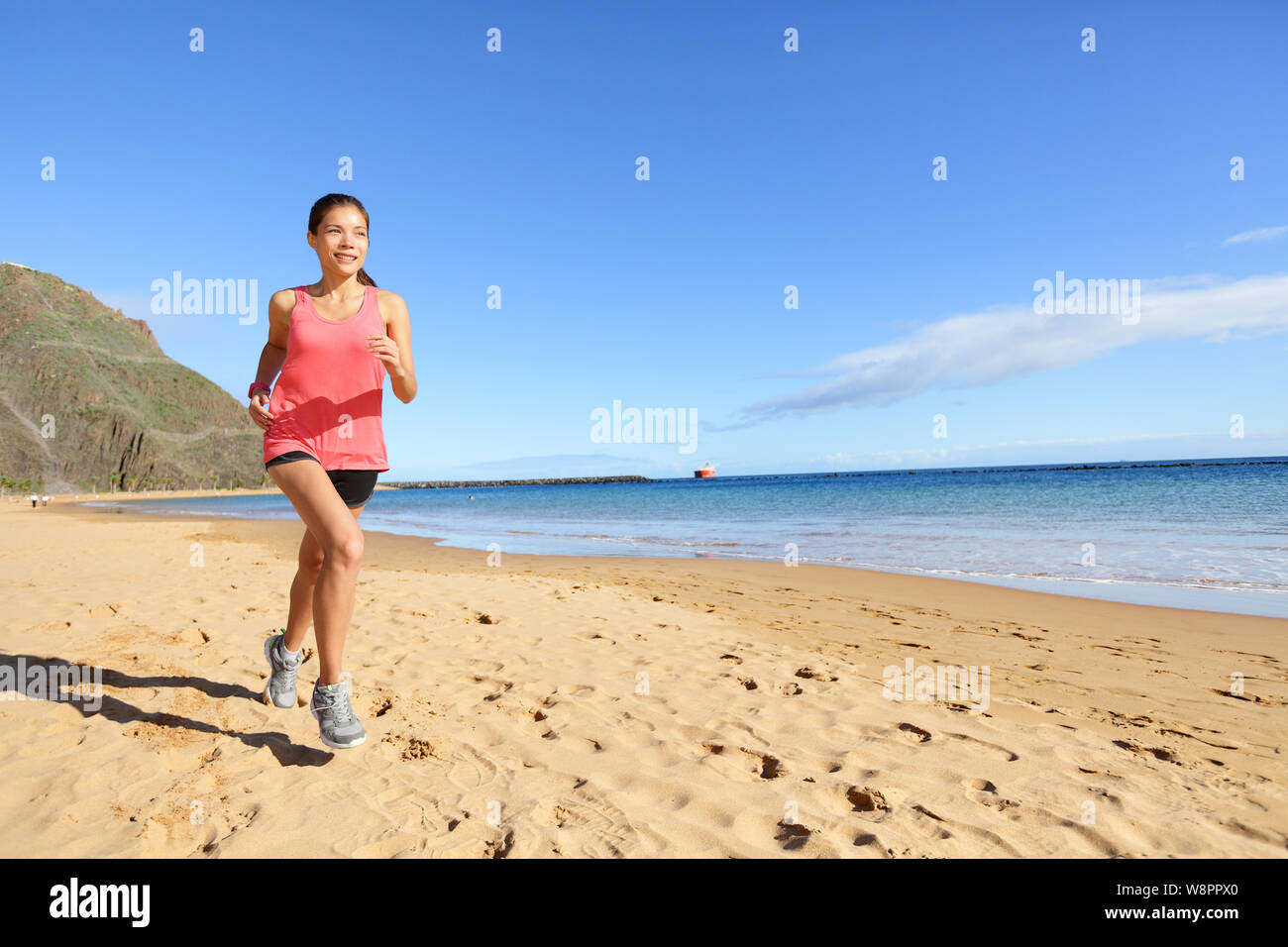 Female fitness model hi-res stock photography and images - Alamy
