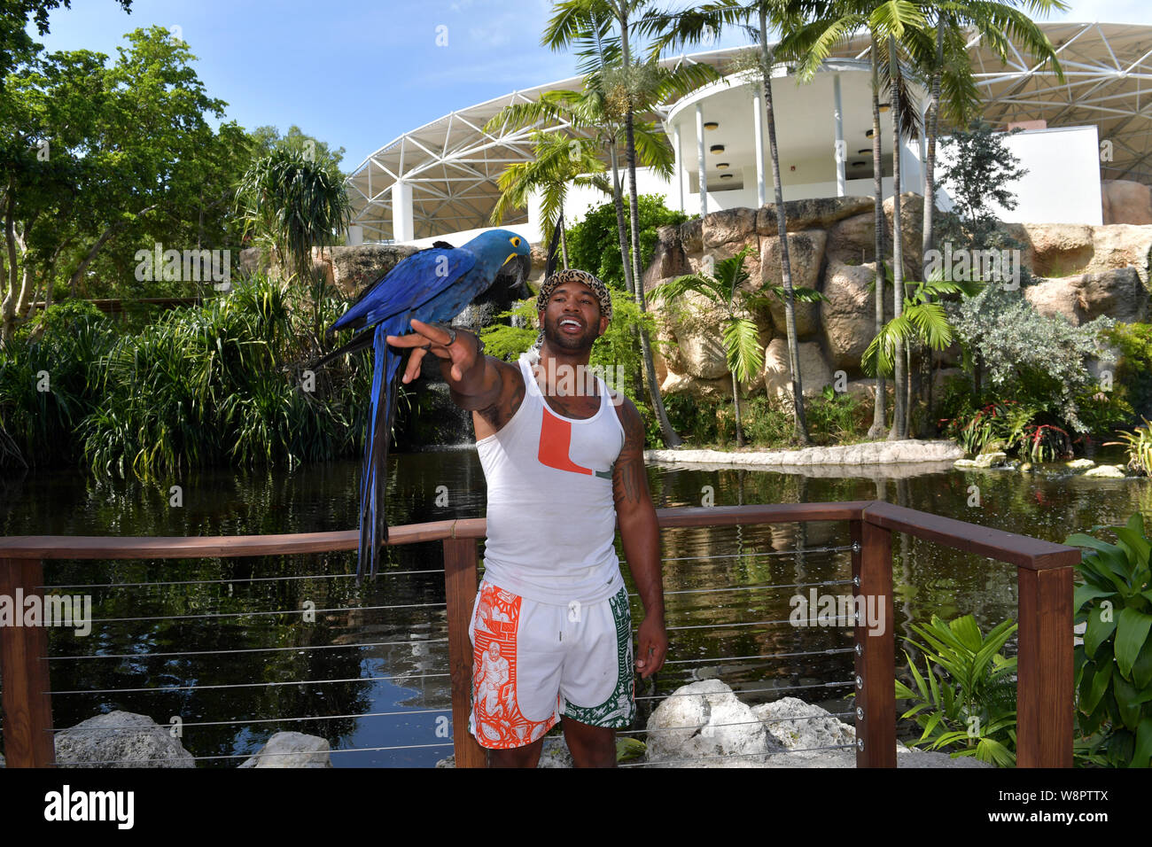 24 year old zookeeper dubbed the next steve irwin michael holston hi ...