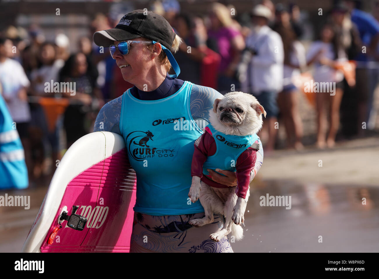 Surf gidget hi-res stock photography and images - Alamy