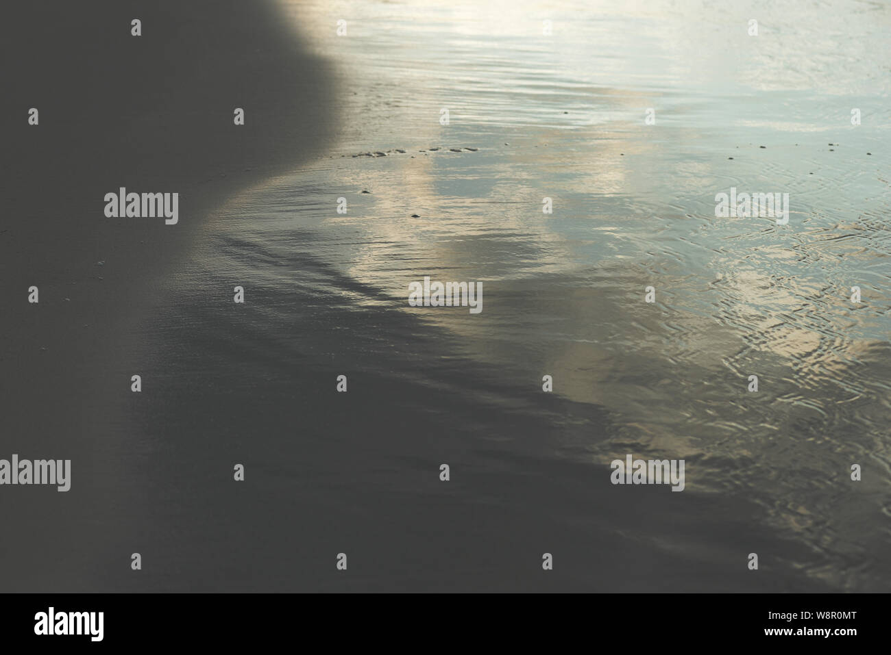 Evening sunlight on beach sand hi-res stock photography and images - Alamy