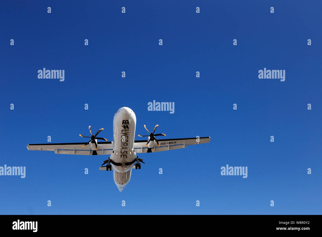 Atr 72 turboprop aircraft hi-res stock photography and images - Alamy