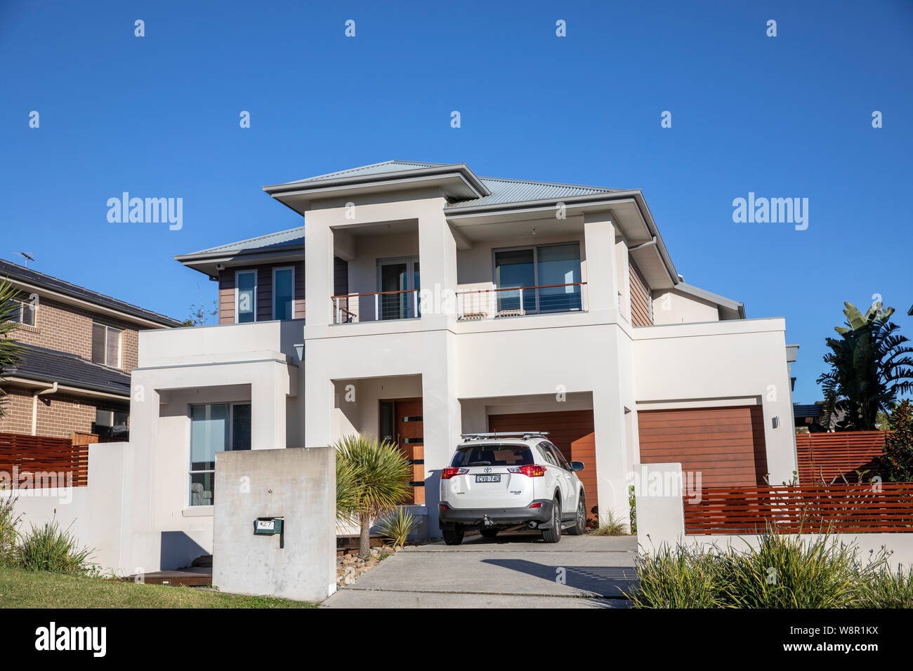 Suburb House Driveway High Resolution Stock Photography and Images - Alamy