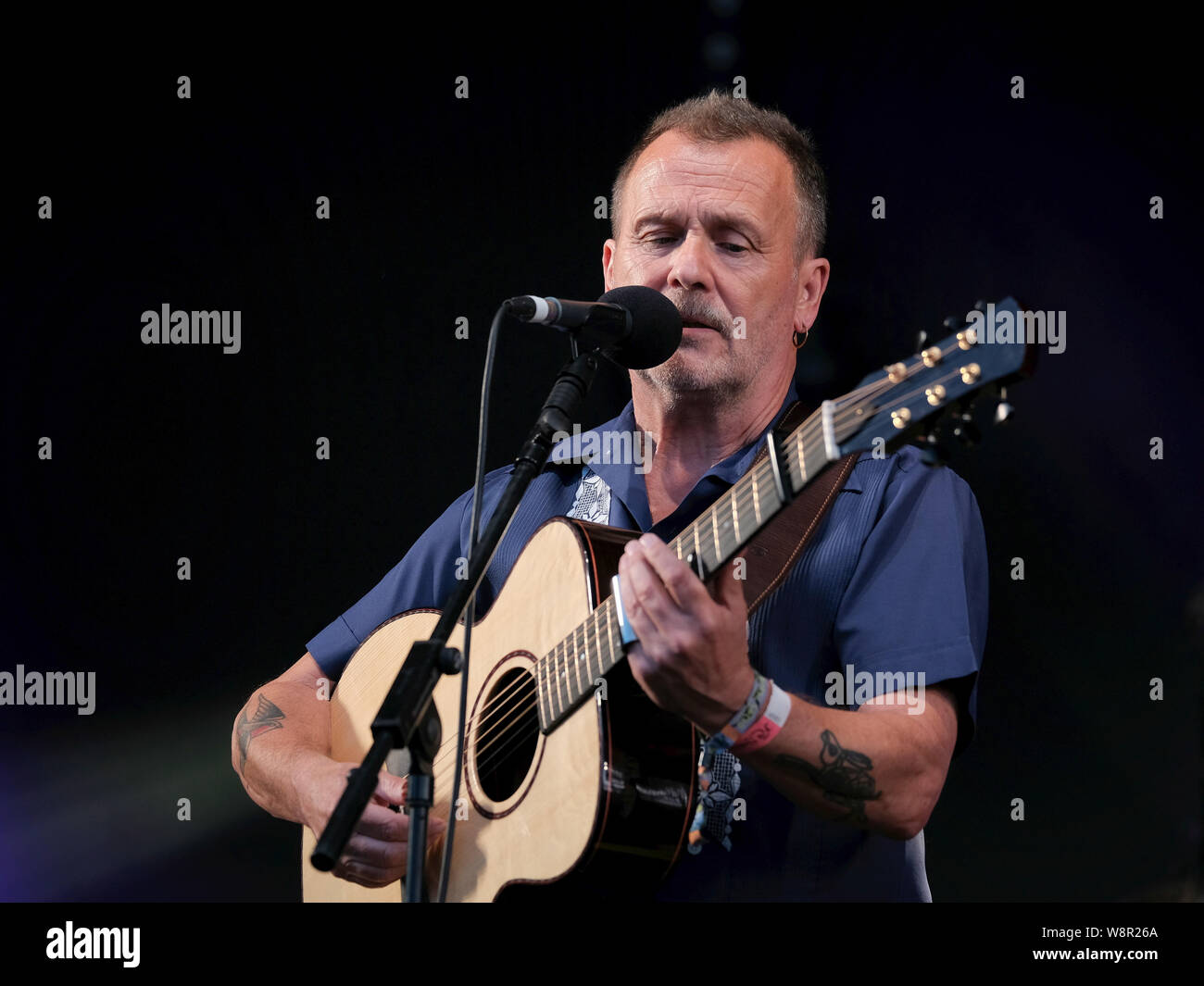 Martin Stewart Simpson, English folk singer, guitarist and songwriter ...