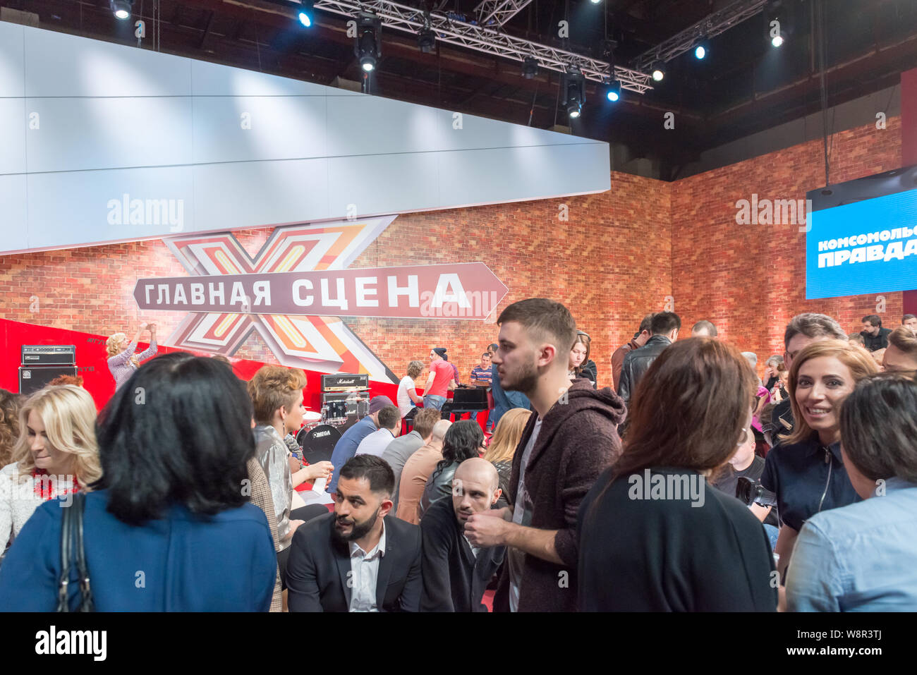 TV show filming backstage Stock Photo - Alamy