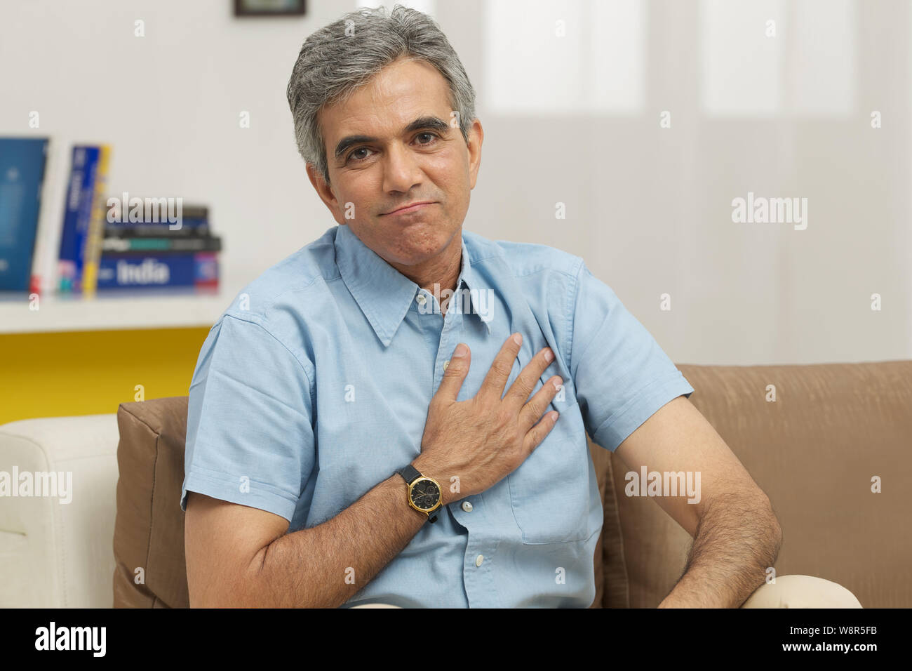 Hand on heart hi-res stock photography and images - Alamy