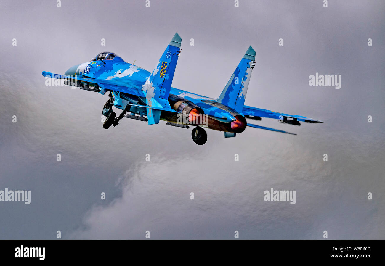 Sukhoi su 27 hi-res stock photography and images - Alamy