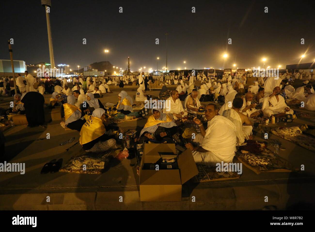 Mecca, Mecca, Saudi Arabia. 10th Aug, 2019. Muslims pilgrims get rest ...