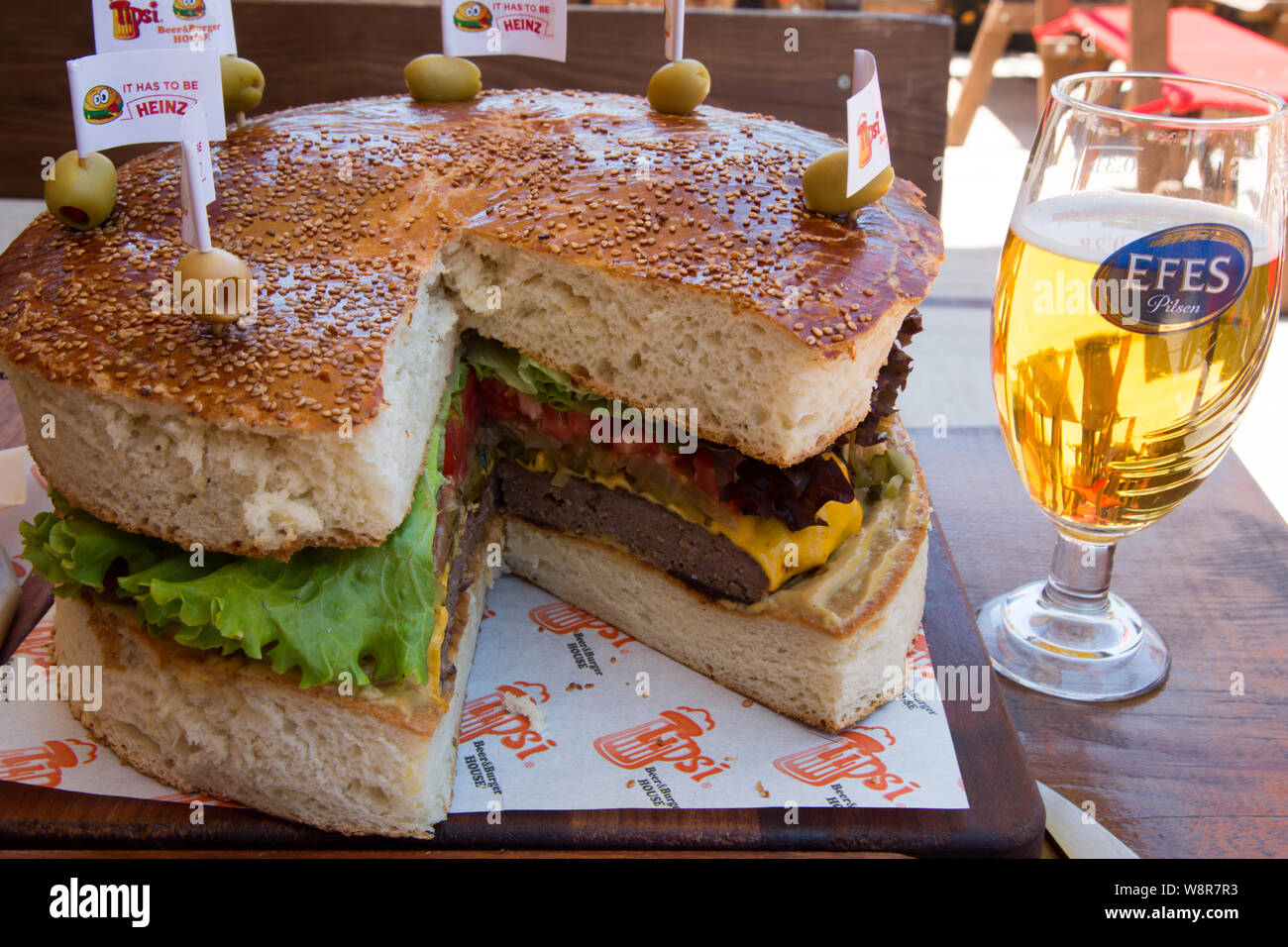 I kilo beef burger hi-res stock photography and images - Alamy