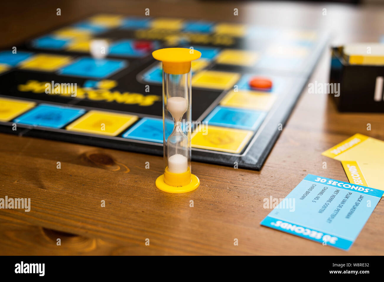 30 seconds game hi-res stock photography and images - Alamy
