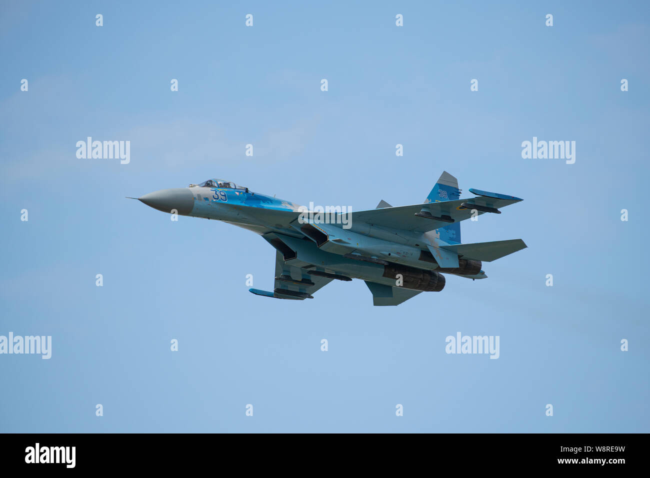 Sukhoi su 27 hi-res stock photography and images - Alamy