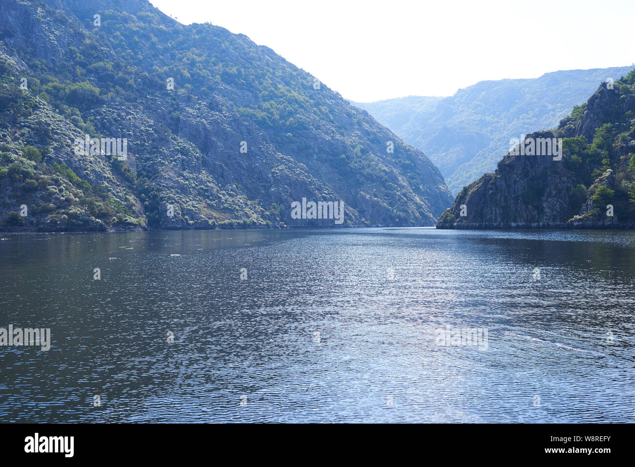 View of the Sil canions from the river Stock Photo - Alamy