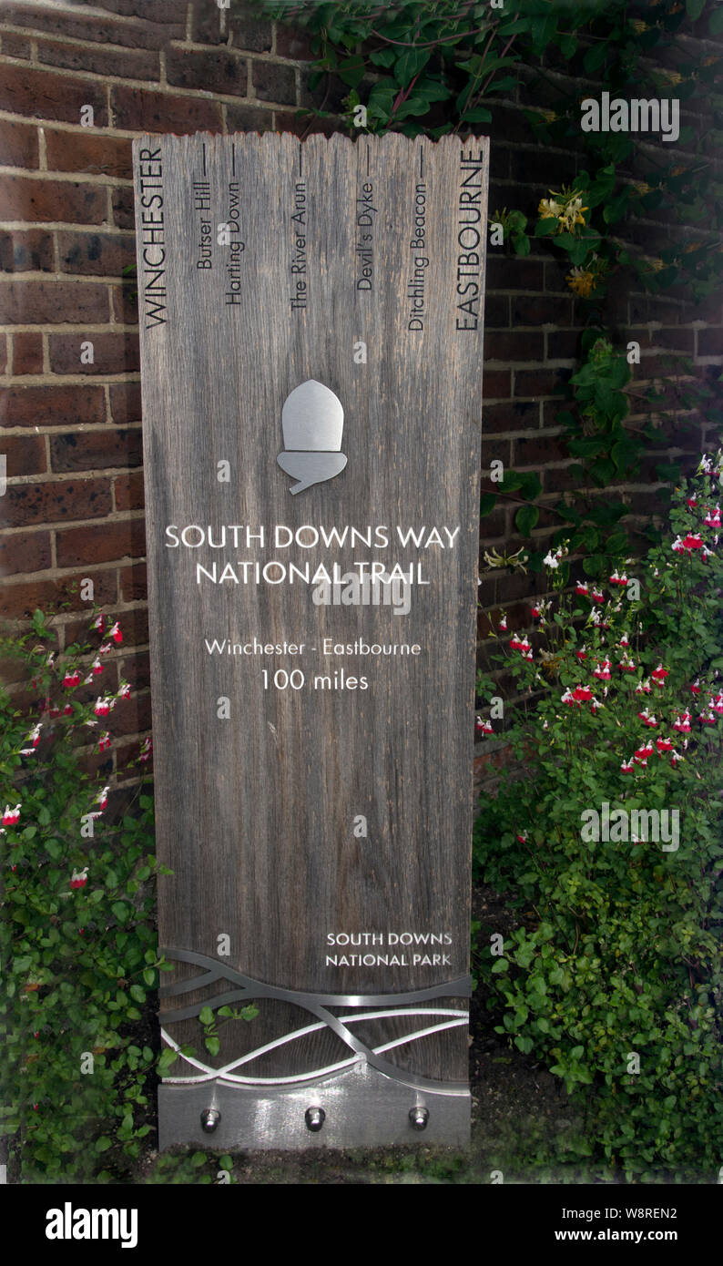 HAMPSHIRE;WINCHESTER; SOUTH DOWNS NATIONAL TRAIL SIGN Stock Photo - Alamy